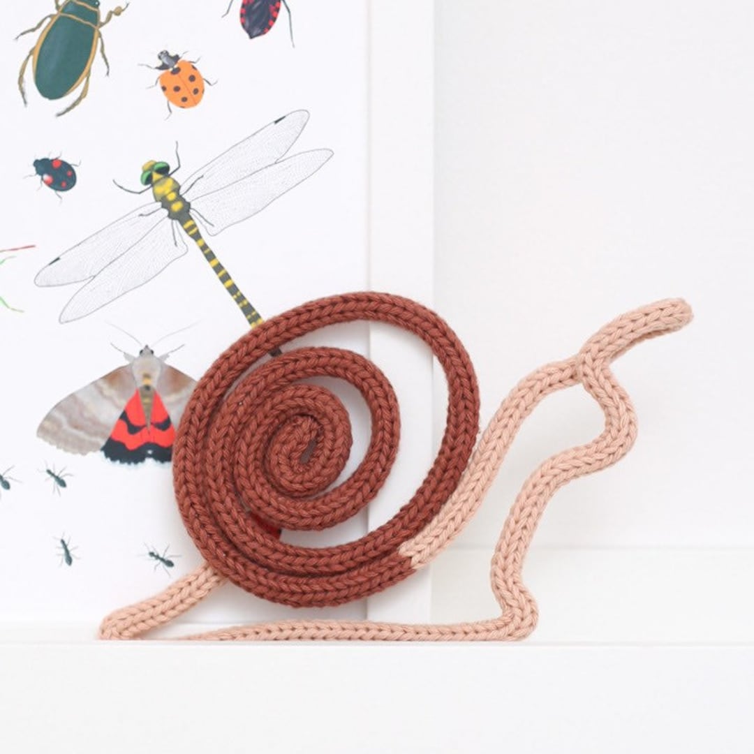 Knitted Wire Snail / Garden Animals / Snail Decor / Garden Theme - Etsy