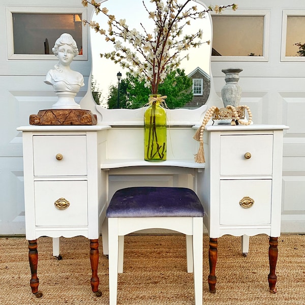 Vintage Vanity Table - Etsy