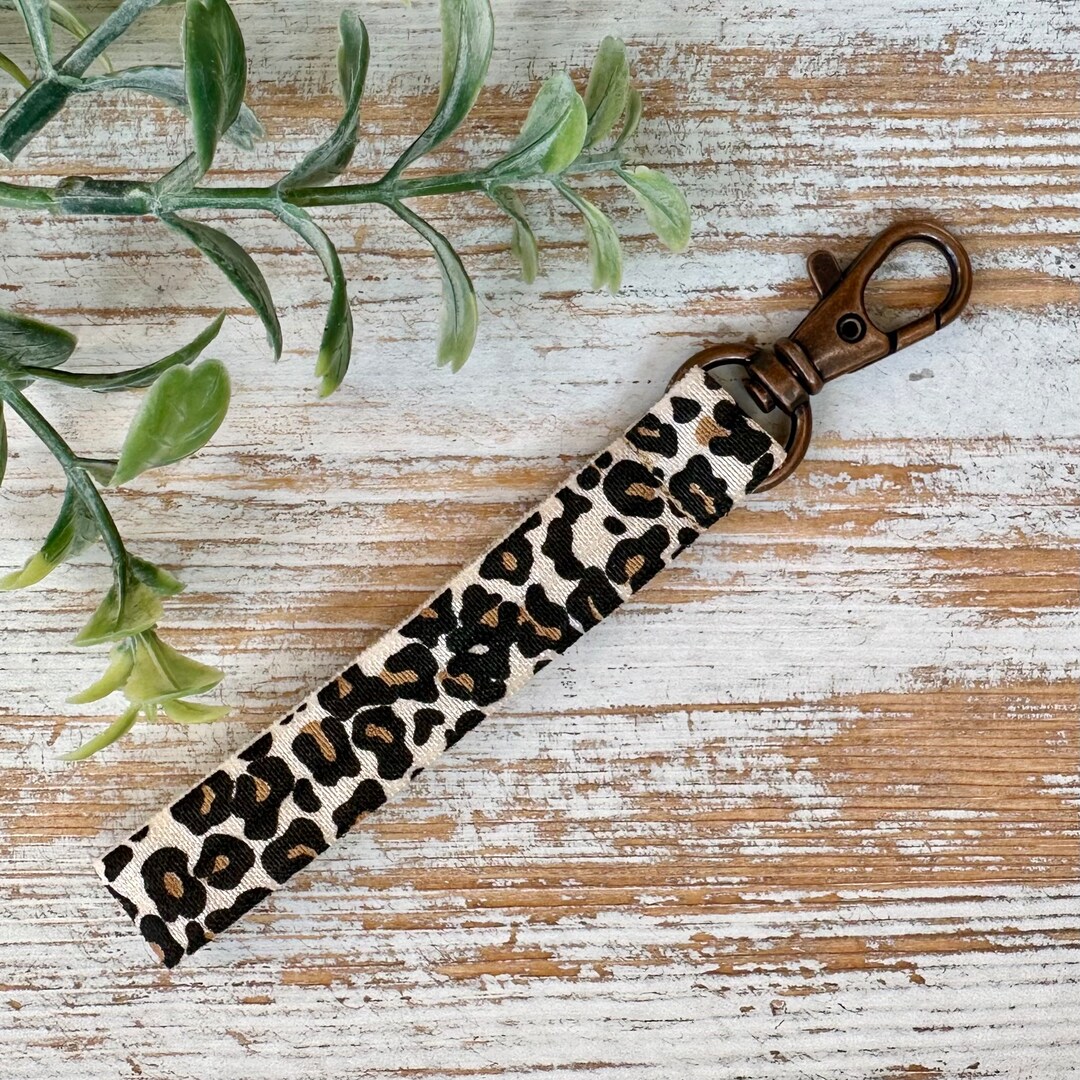 Leopard Print Wristlet - Stretchy Elastic Keychain, Lightweight Wrist ...