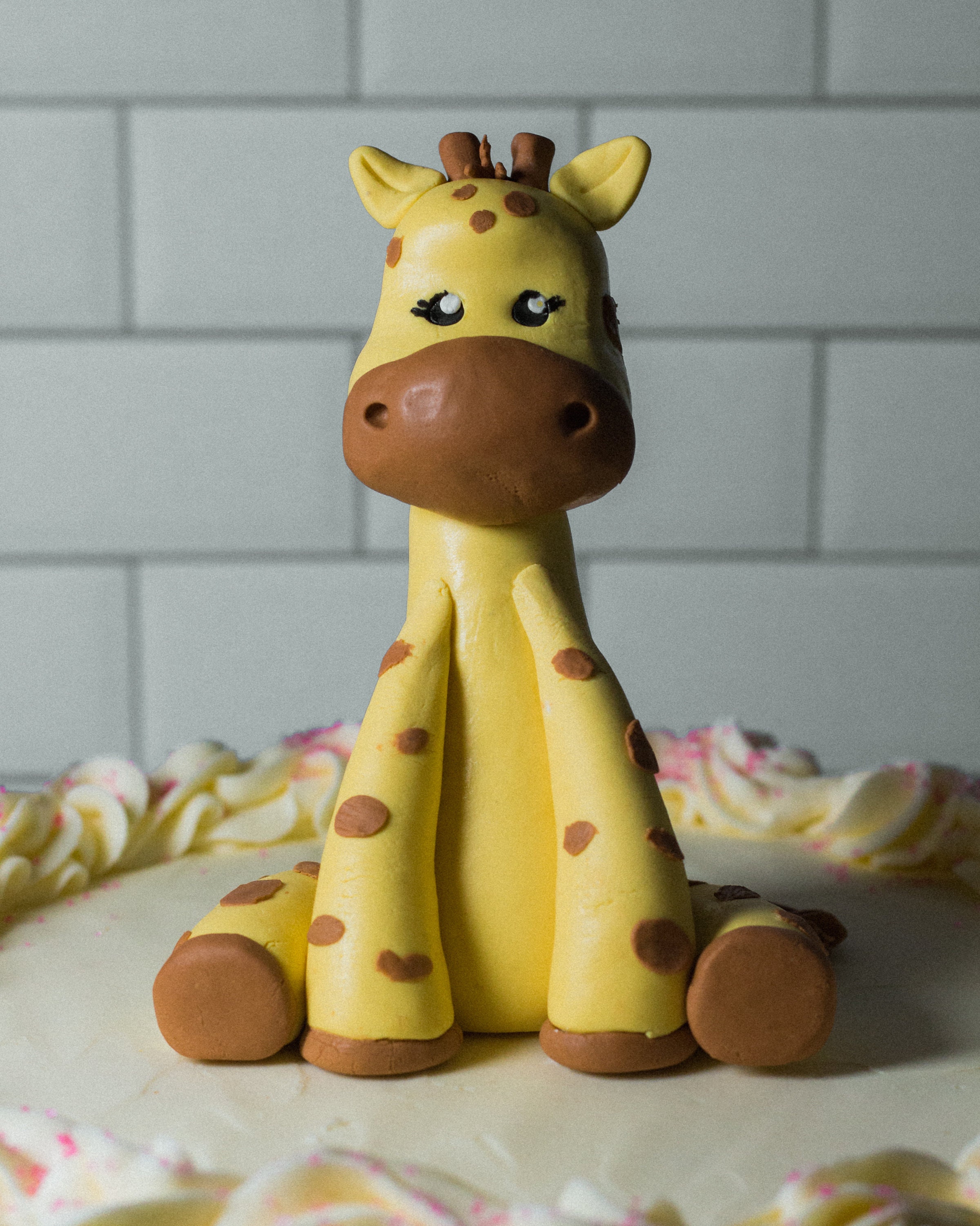 Fondant Giraffe Cake Topper — Birthday & Baby Shower Cake Decoration ...