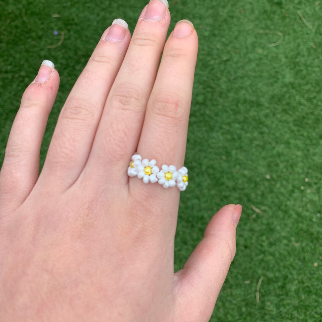 Daisy Bead Ring, Seed Beaded Ring, Stretchy Bead Ring, Summer Jewellery ...