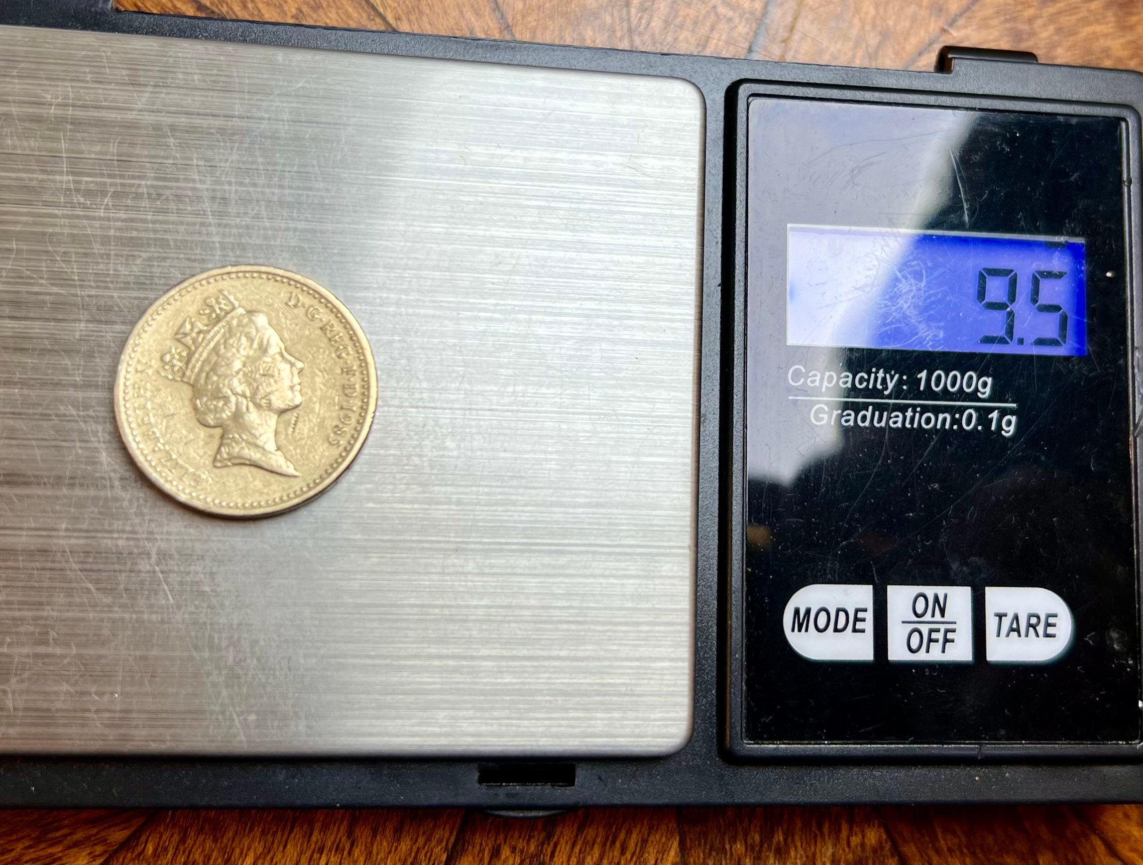 1985 Elizabeth II One Pound Coin Extreme Clash Marks + Upside Down Edge ...