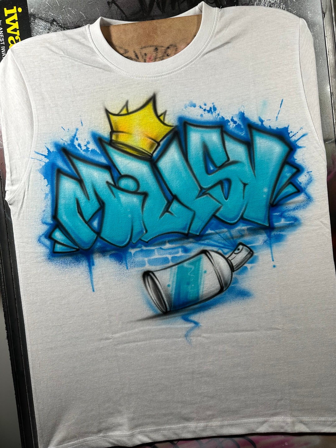 Spray Can + Crown + 1 Word Graff - Etsy