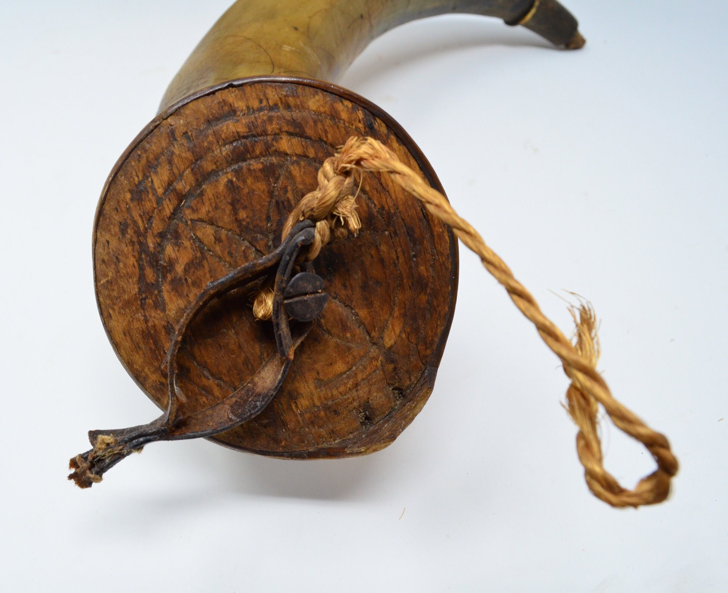Early 1800's Powder Horn With Ornate Etchings - Etsy