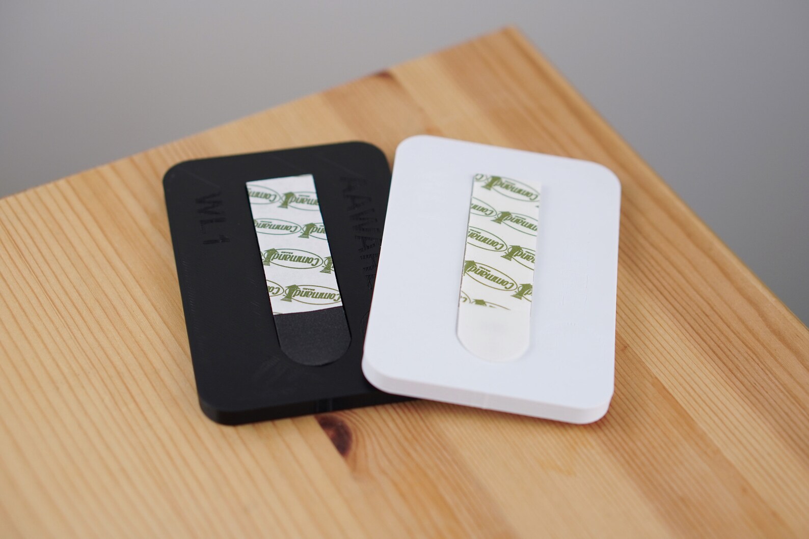 WL1 Wall Mounted Magnetic Dock for Magsafe Wallet - Etsy