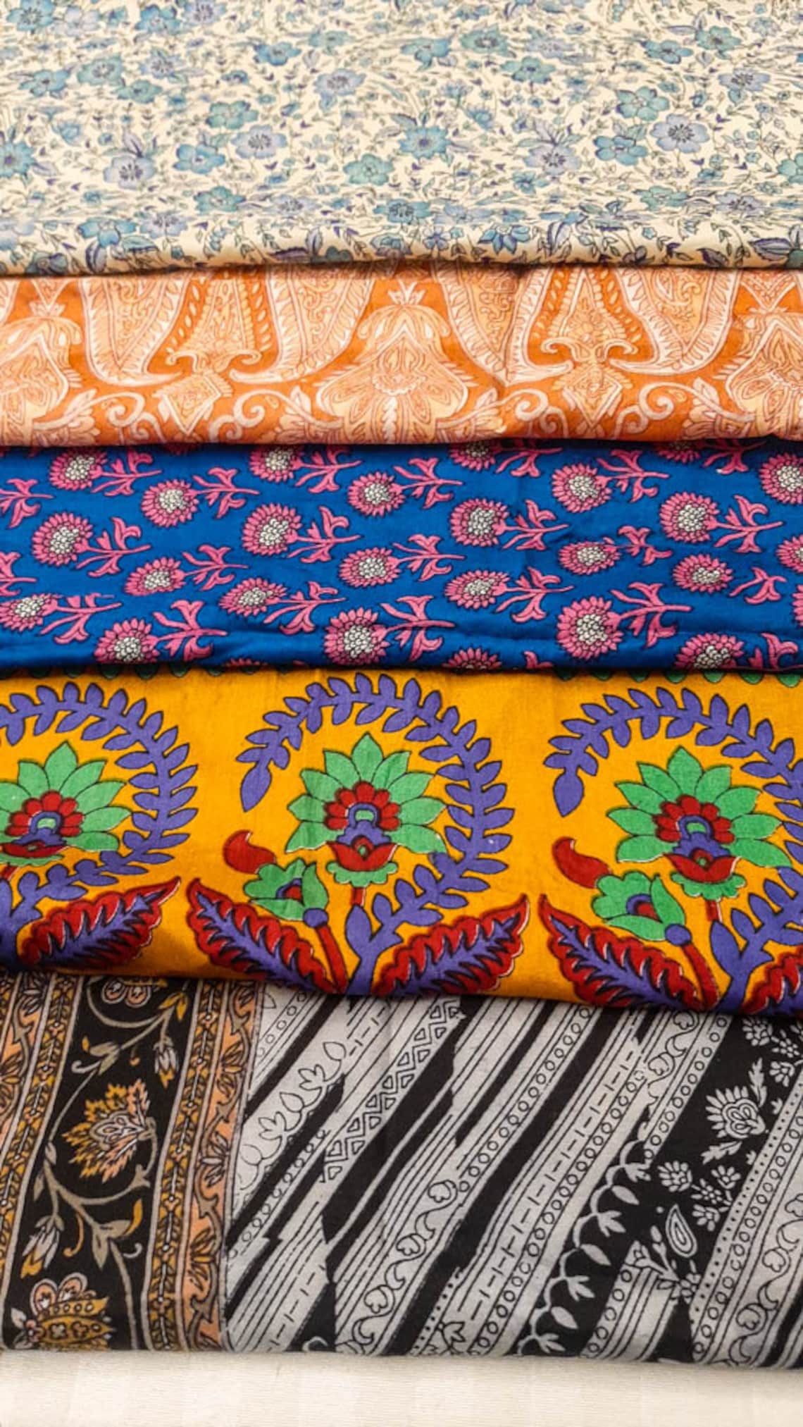 5 Yards of Pure Silk Fabric Pieces Vintage Sari Remnants Scrap - Etsy