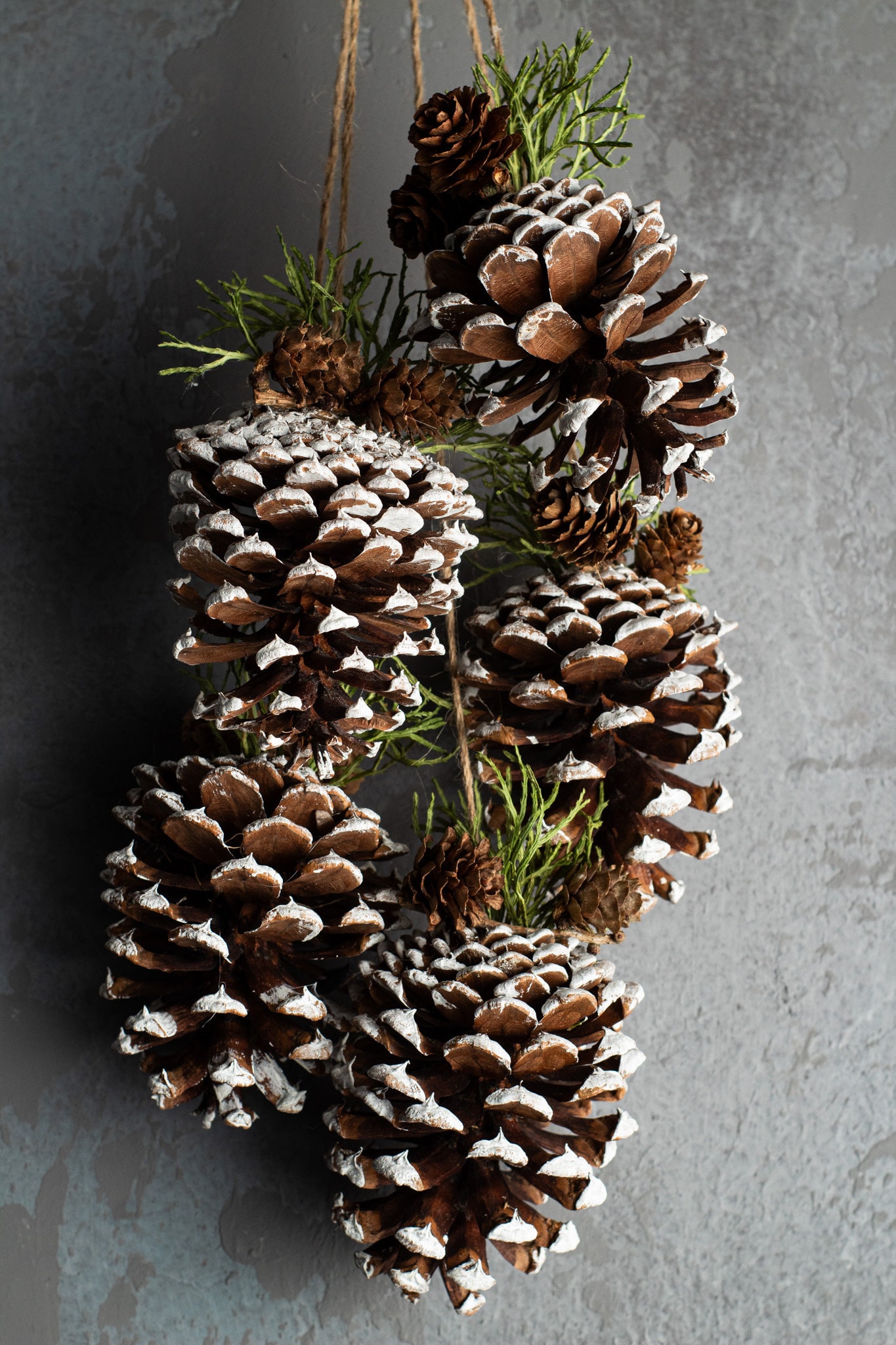 Natural Pine Cone Hanger for Christmas Door Decorating | Wall Decor ...