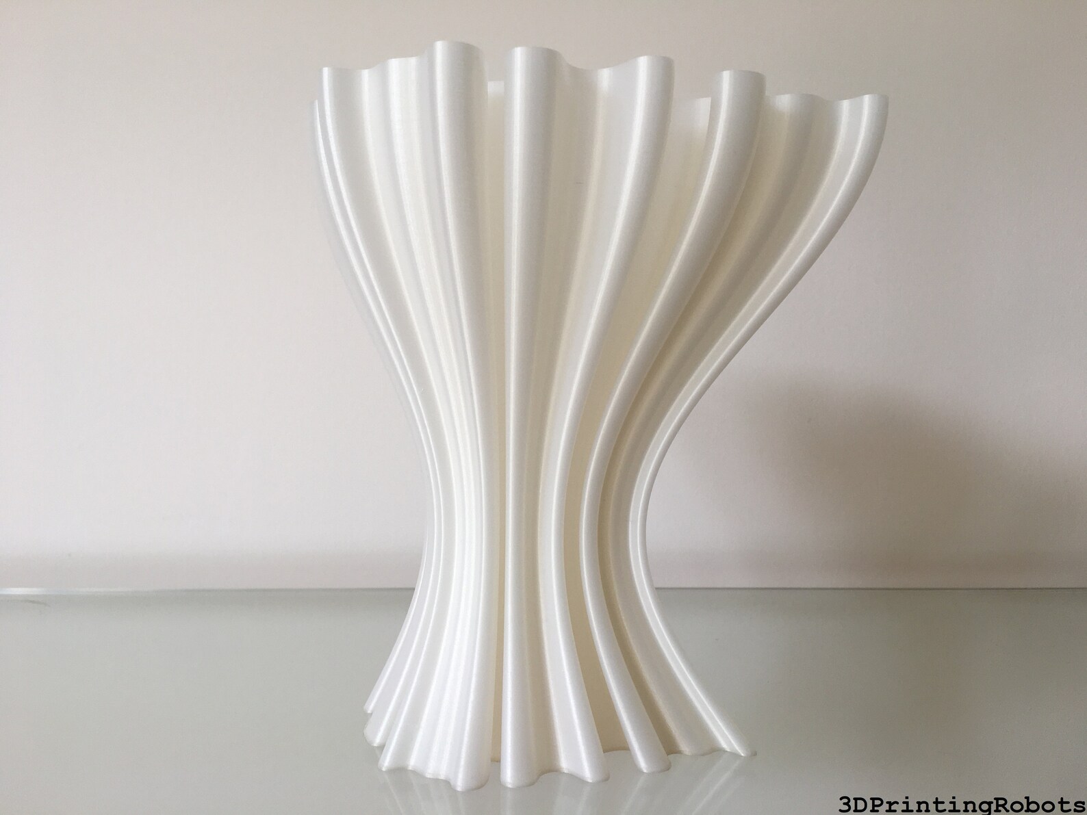 Modern Wavy Vase for Artificial Flowers, Modern Geometric Decor, Eco ...