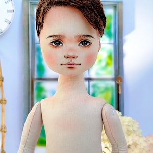 Video Tutorial on Drawing the Face of a Ragdoll Alejandro Using a Face ...