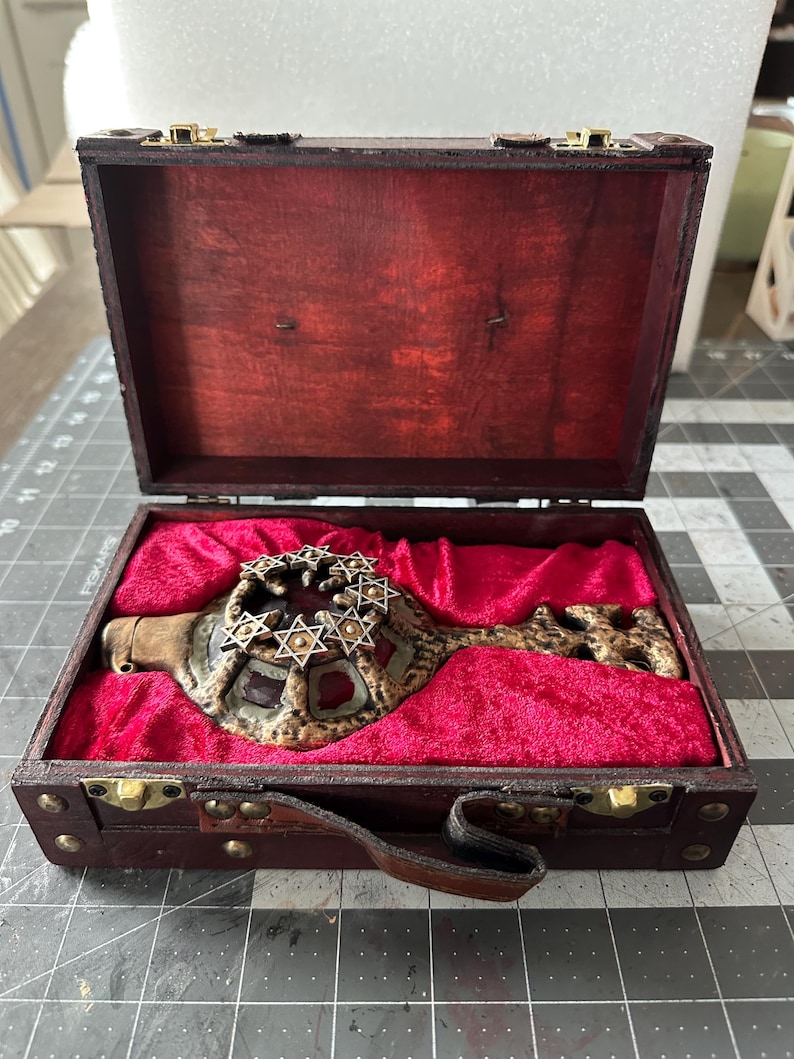 Tales From the Crypt Demon Knight Blood Key Prop Replica With Case and ...