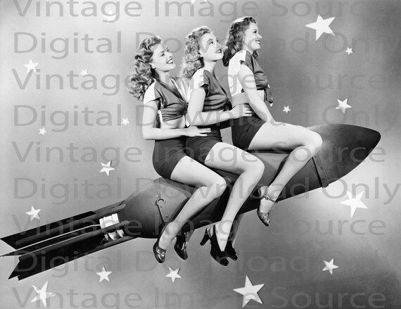 DIGITAL DOWNLOAD Pin-up Girls on Rocket 4th of July Photo Old - Etsy