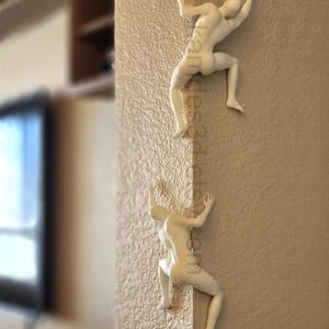 Unique Wall Decor, Modern Creative Decor, Climber Sculpture, Stylish ...