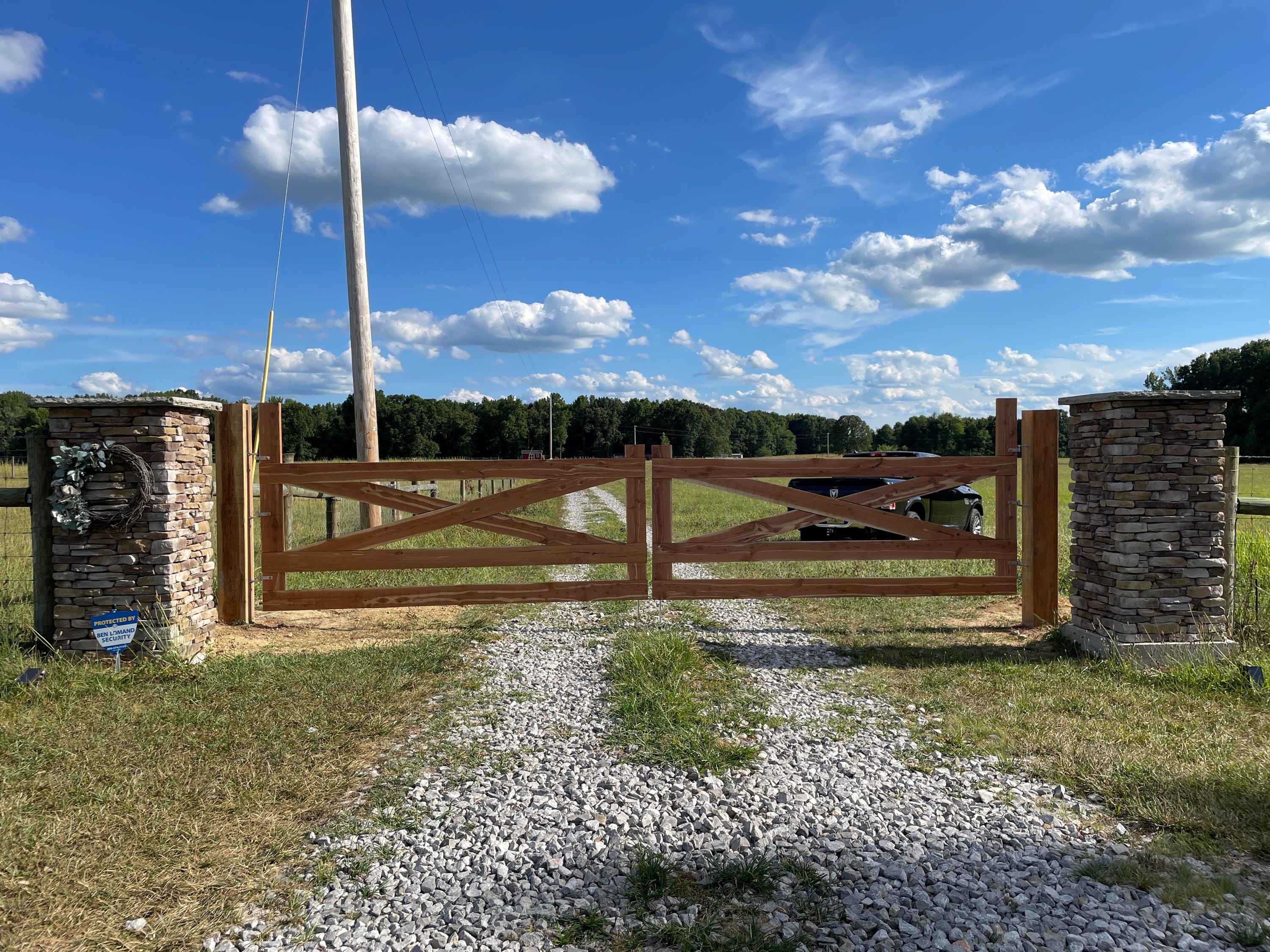 Cedar Entrance Gates | American Made | High Quality Craftsmanship ...