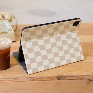 Brown Checkerboard Personalized iPad Cases for iPad Air 5 6 7 iPad 11 ...