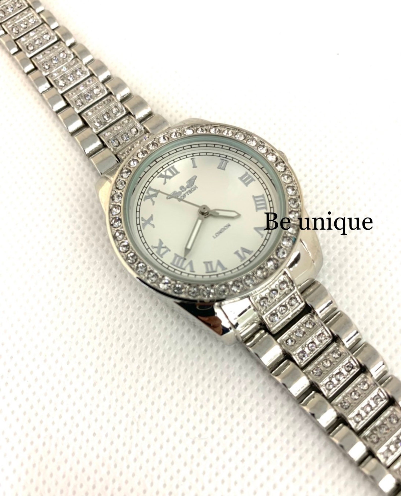 Be Unique Watch Presents Softech London Fine Finished Women Eye Catcher ...