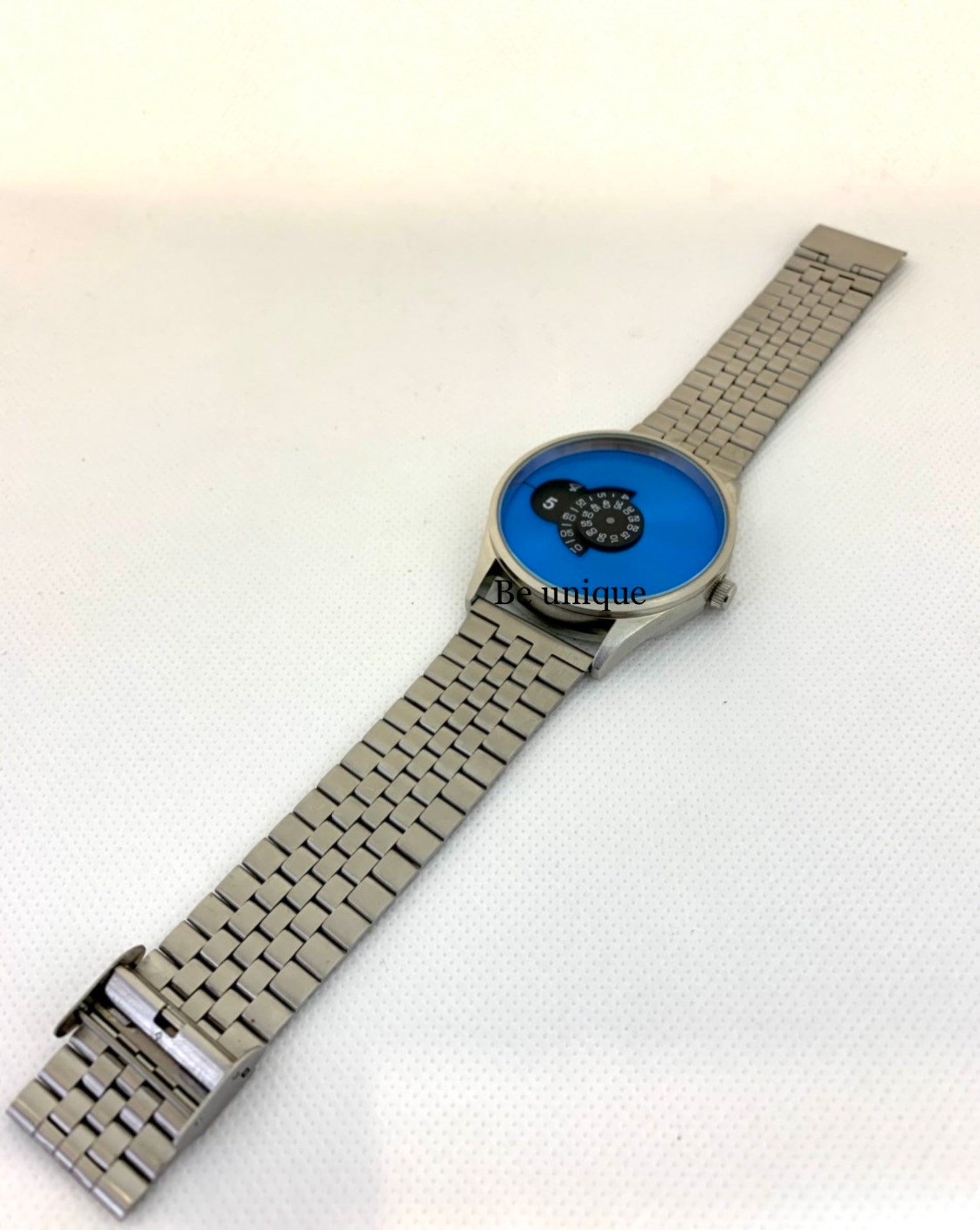 Be Unique Wrist Watch Present Softech London Design-hours/minutes ...