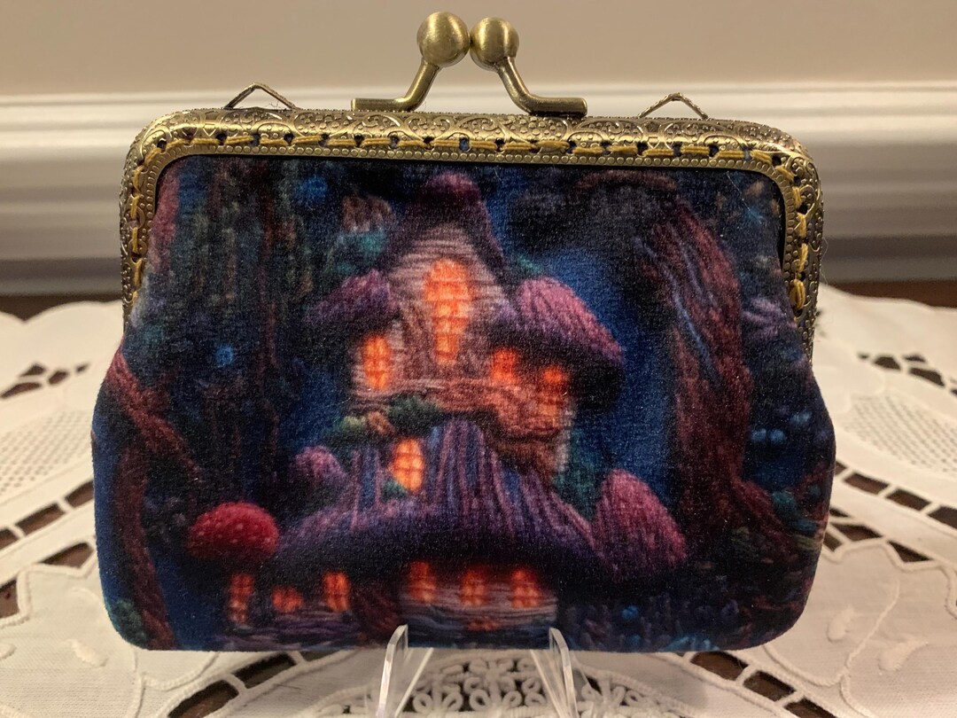 Beautiful Victorian Inspired Kiss Clasp Card/cash Purse - Etsy