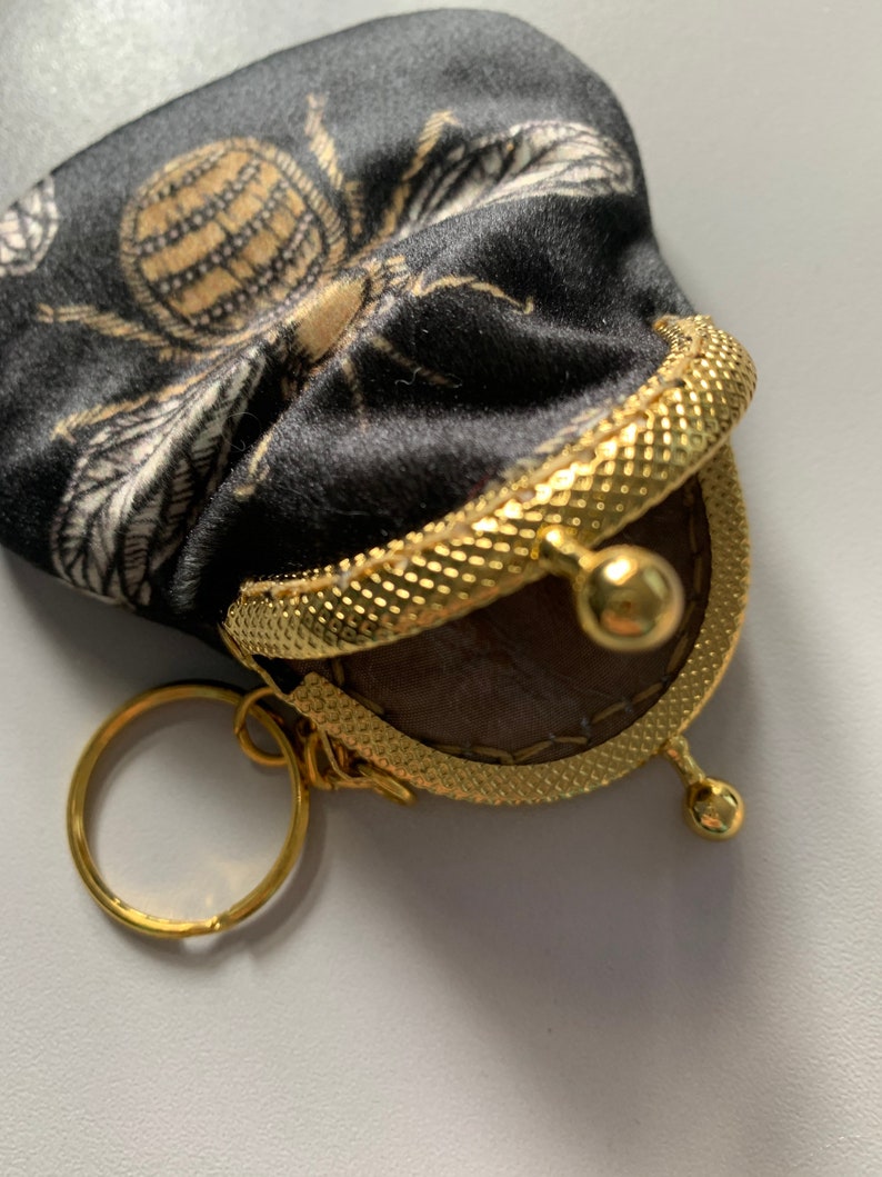 Beautiful Victorian Inspired Kiss Clasp Purse Keyring - Etsy