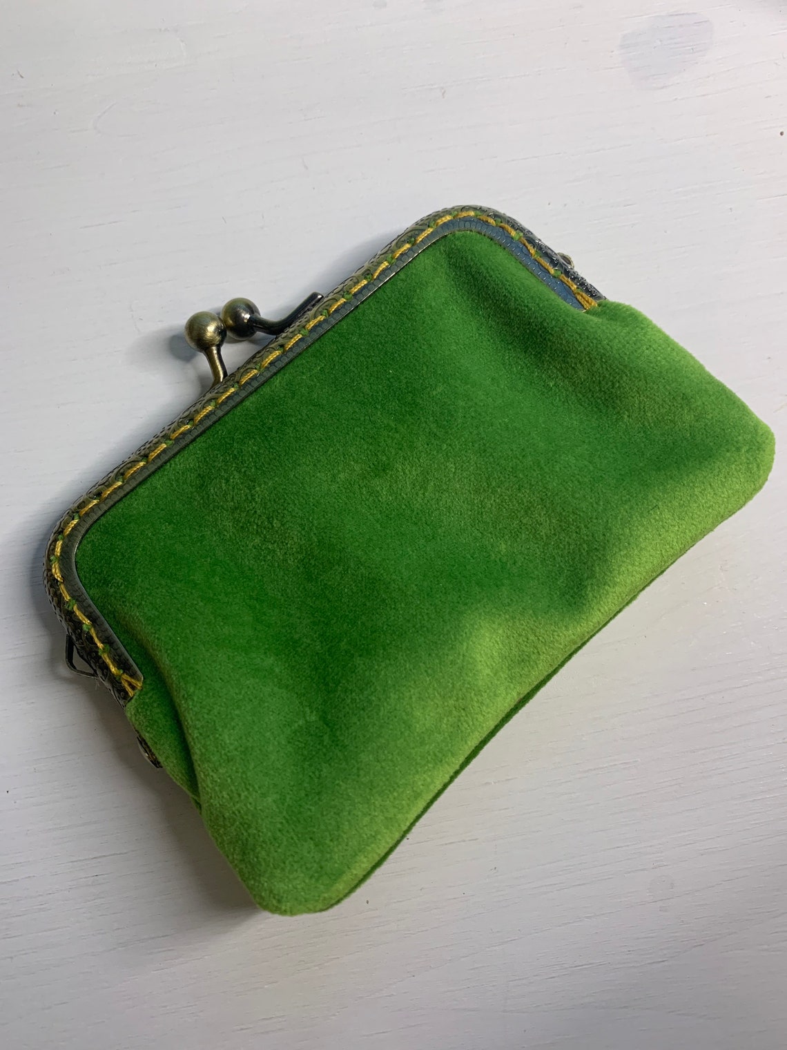 Beautiful Victorian Inspired Kiss Clasp Purse in an Apple - Etsy UK