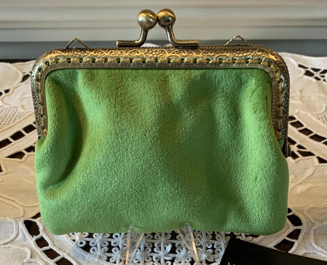 Beautiful Victorian Inspired Kiss Clasp Purse in an Apple Green ...