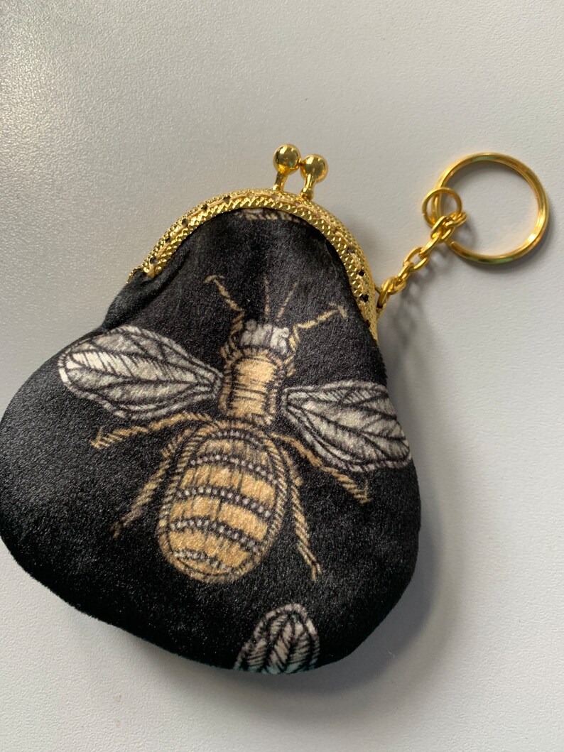 Beautiful Victorian Inspired Kiss Clasp Purse Keyring - Etsy