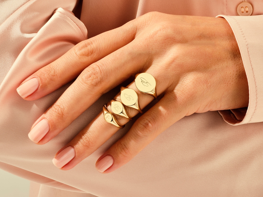 14k & 18k Solid Gold Engraved Signet Ring / Circle Signet Ring / Gold Pinky Ring / Yellow, Rose ...