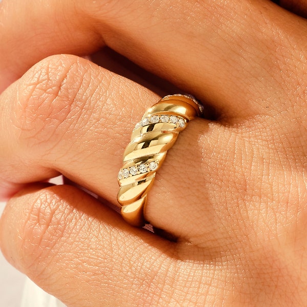 Croissant Ring - Etsy
