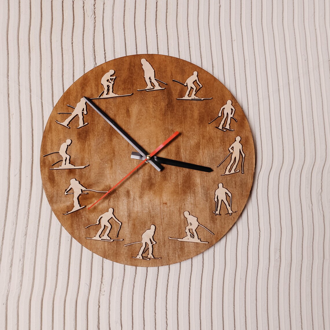 Ski Wood Clock, Ski Decor, Skier Wall Art Decor, Gift for Extreme ...