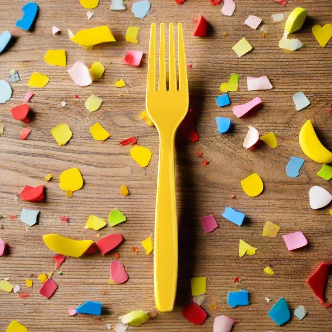 Yellow Disposable Heavy Duty Plastic Forks, Superhero Party Theme ...