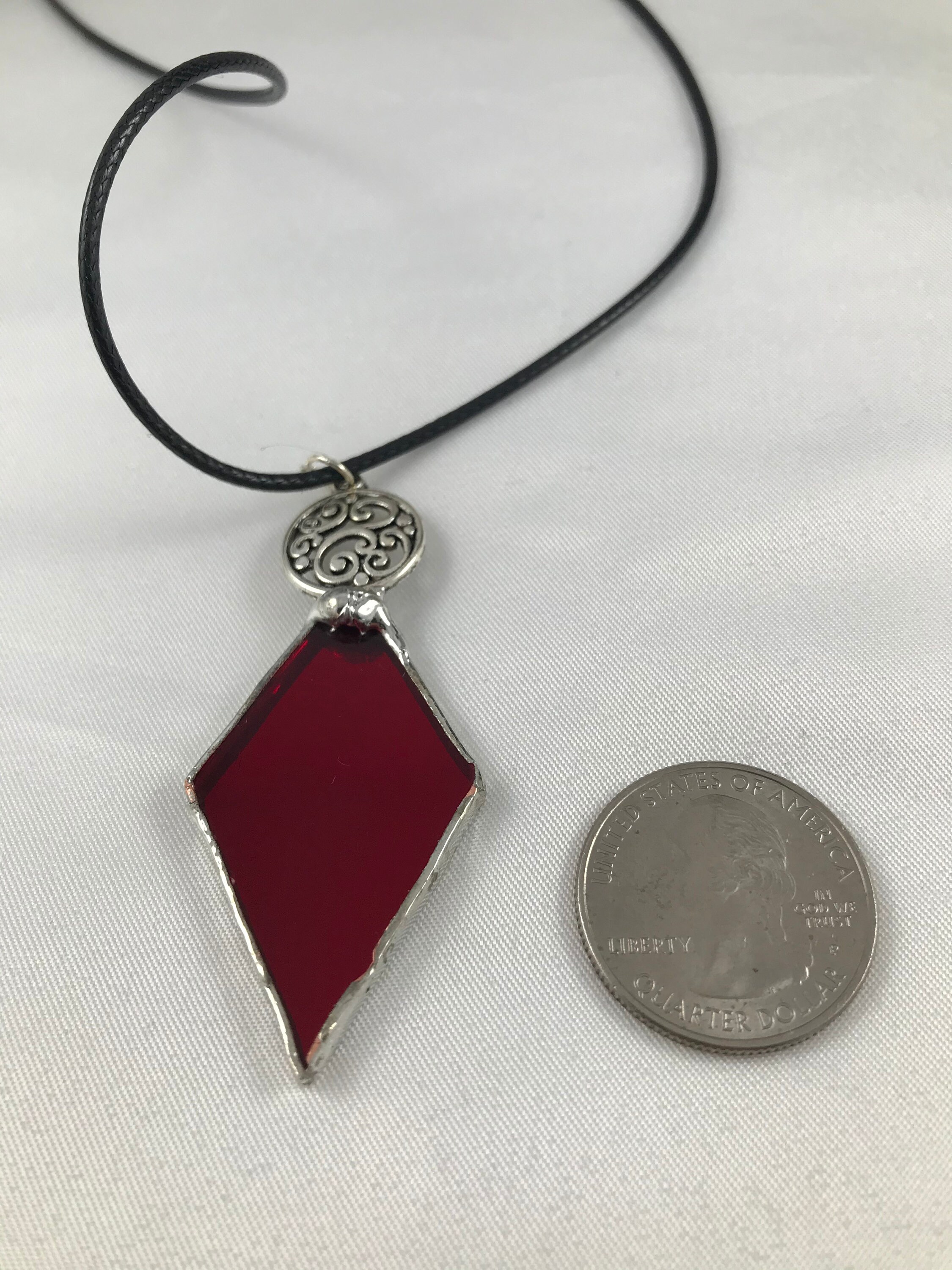 Remarkable ruby red mirrored finished stained glass pendant. - Etsy.de