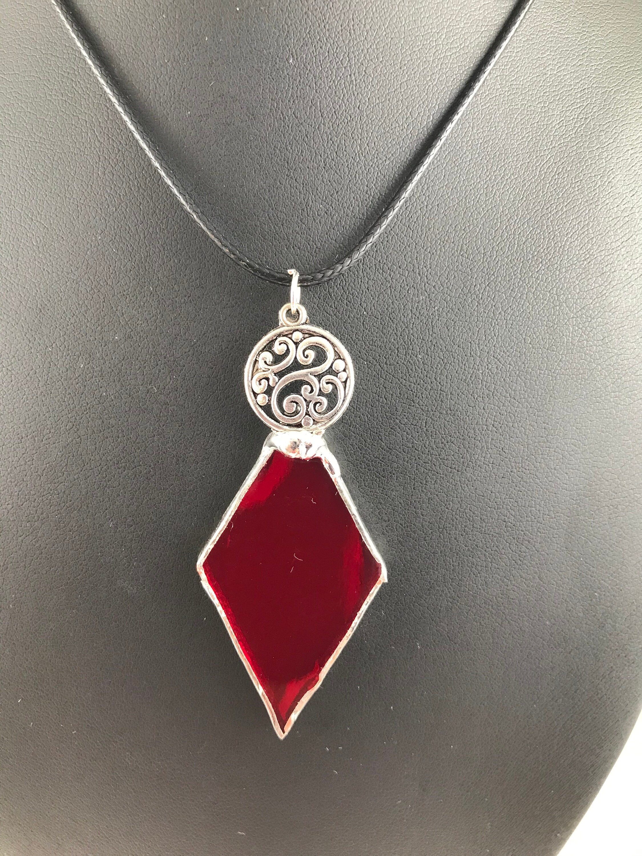 Remarkable ruby red mirrored finished stained glass pendant. - Etsy.de