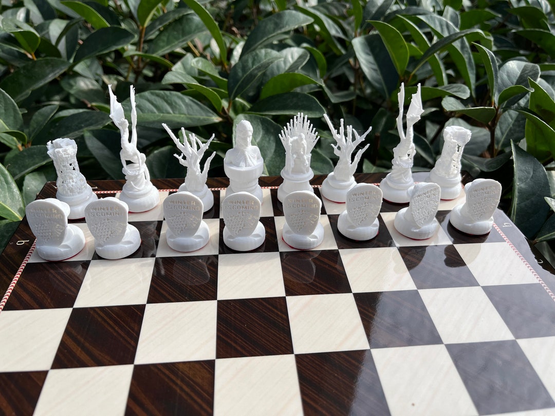 Game of Thrones Chess Set W\ GOT Chess Pieces - Wooden Chessboard ...