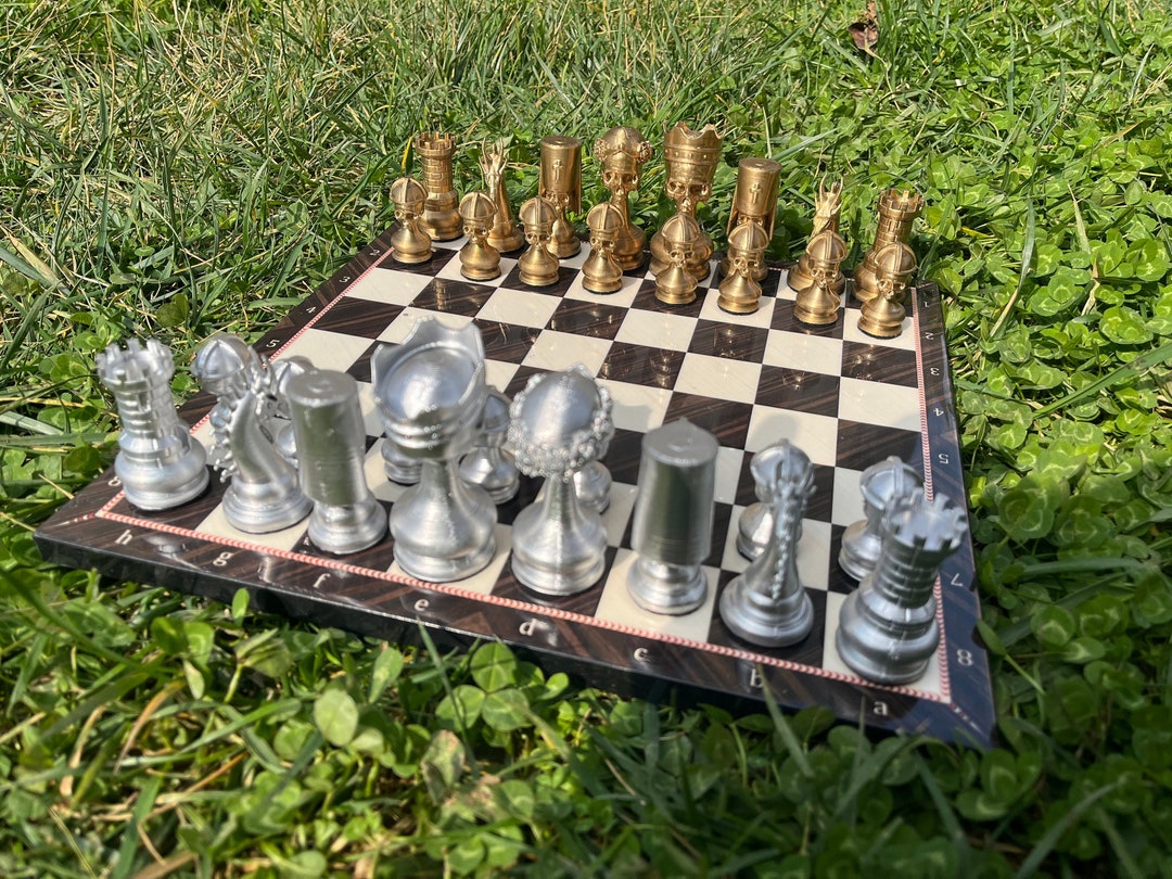 Skull Chess Set W 3D Chess Pieces Death's-head Figures Handmade Chess ...