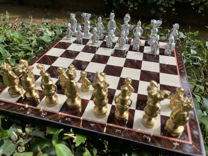 Futurama Chess Set: Handmade Wooden Board With 3D Cartoon Pieces - Etsy