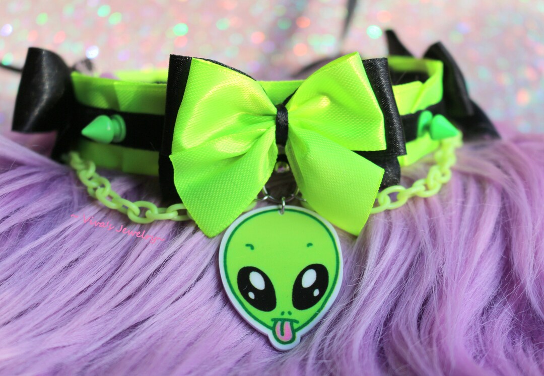 Alien Choker, Black and Neon Green Colors, Collar With Spikes and Bows ...