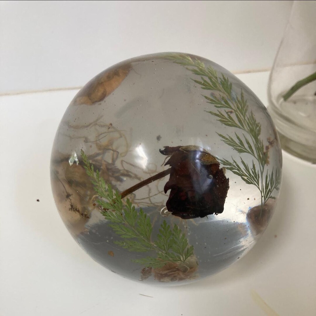 Large Orb, Resin Enclosed Flowers Paperweight - Etsy