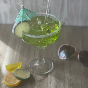 FAKE RESIN MARGARITA, Resin Cocktail, Fake Resin Drinks, Tasty Fake ...