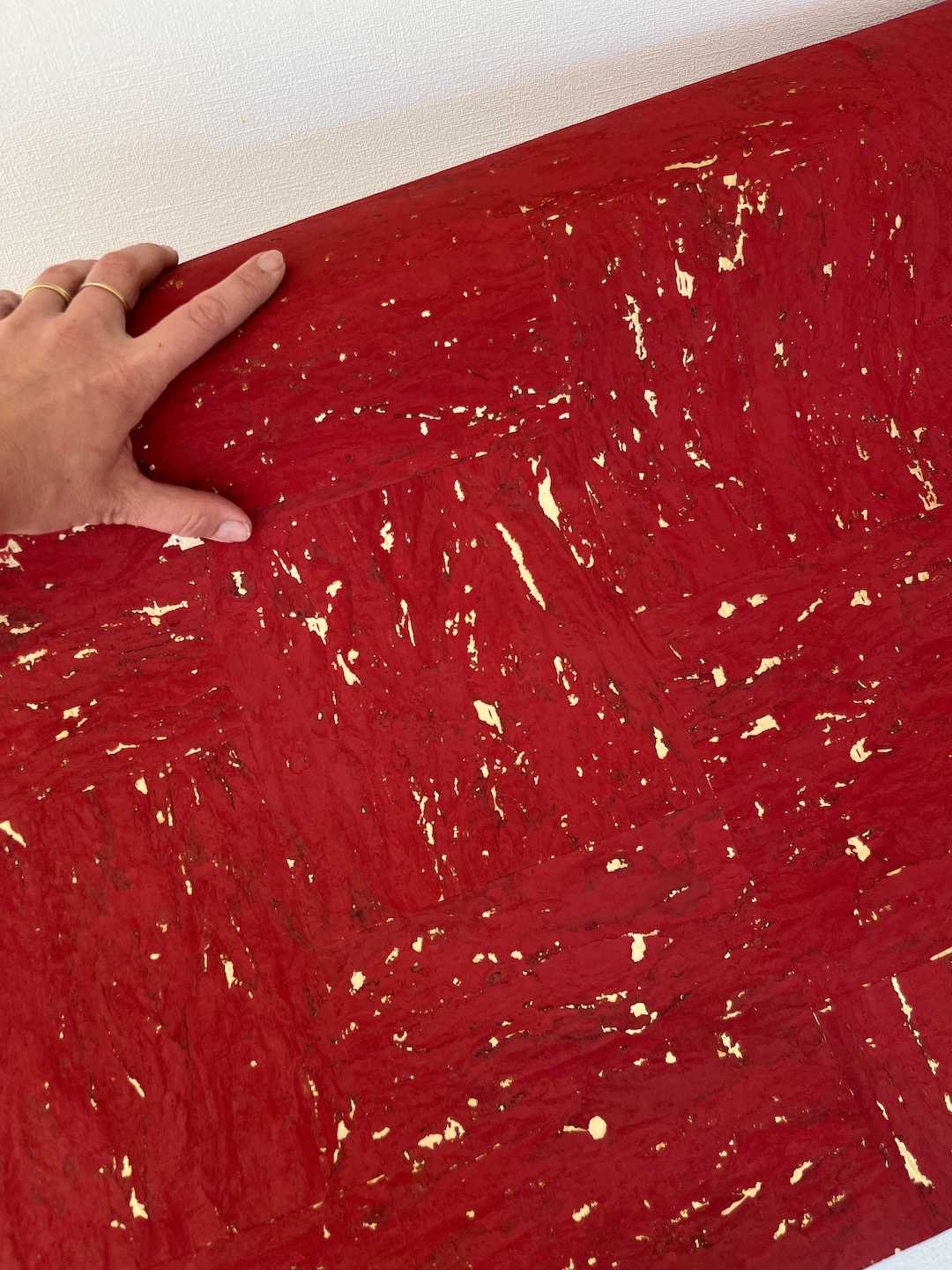 Natural Cork Wallpaper Red Color With Gold Streaks Grasscloth Unpasted ...