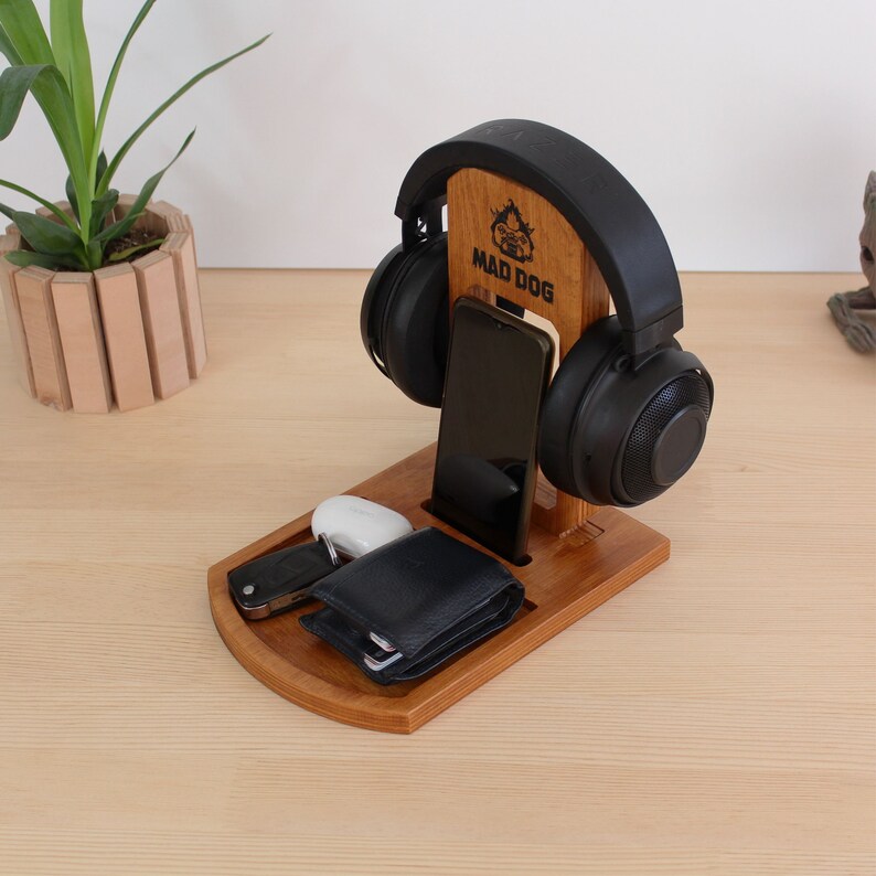 Personalized Gamer Controller & Headphone Stand With Phone Holder ...