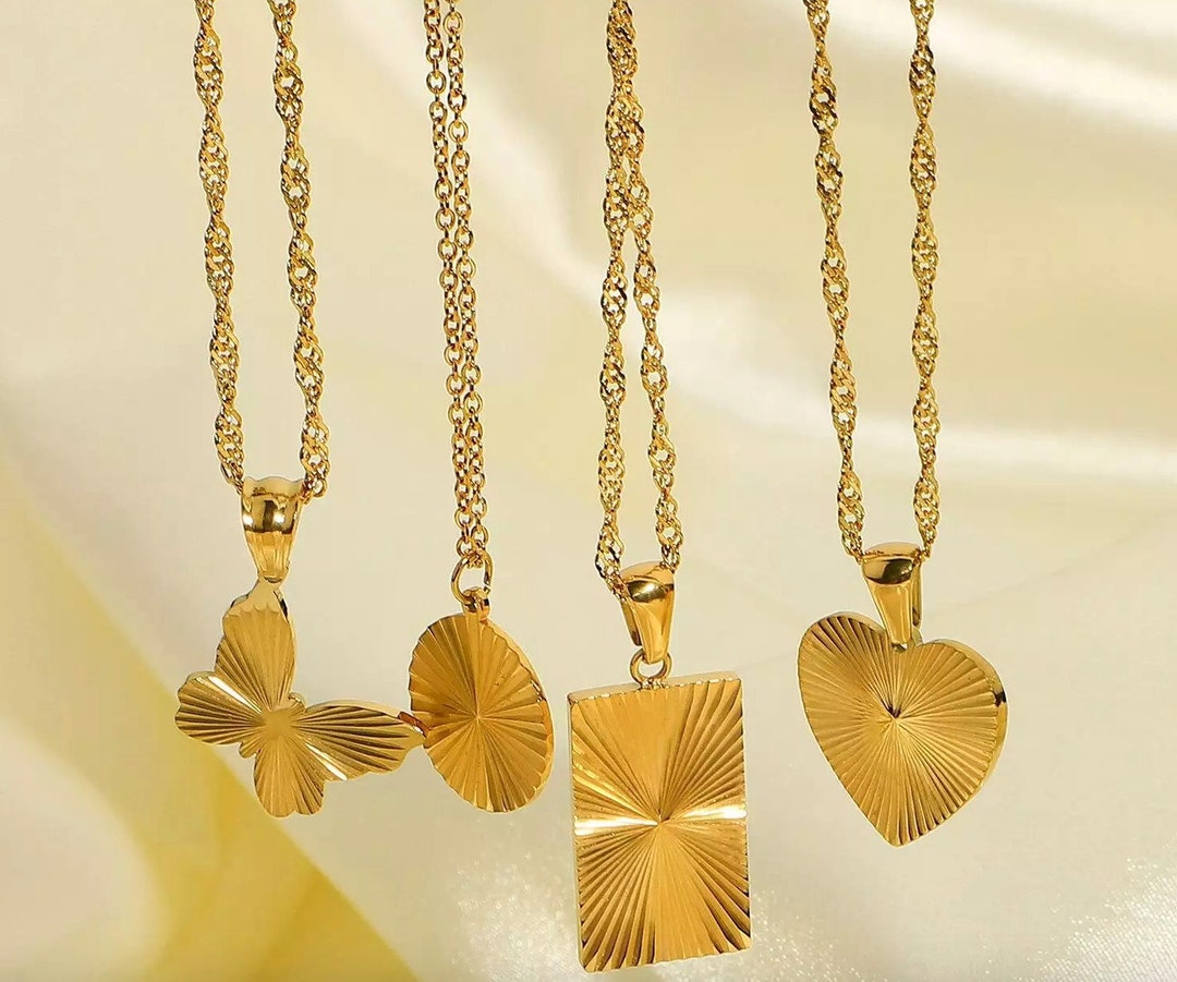 Dainty Elegant 18K Gold Starburst Coin Pendant - Etsy