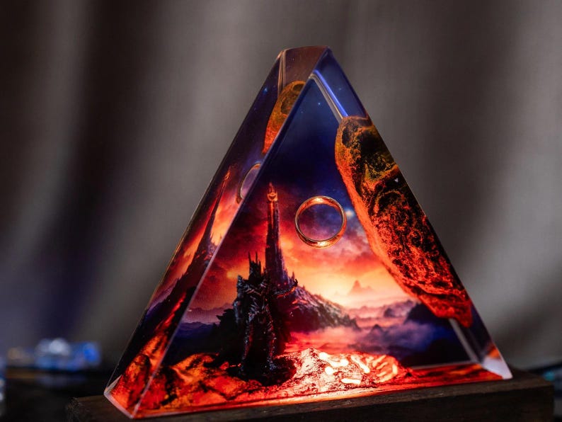 Sauron Barad-dûr Resin Lamp | Lord of the Rings Pyramid Diorama | One ...