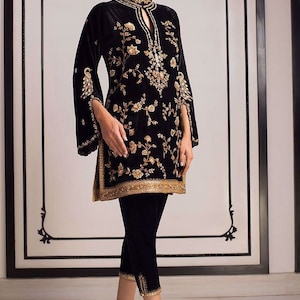 Opulent Elegance: Black Handmade Velvet Ensemble With Golden Zari ...