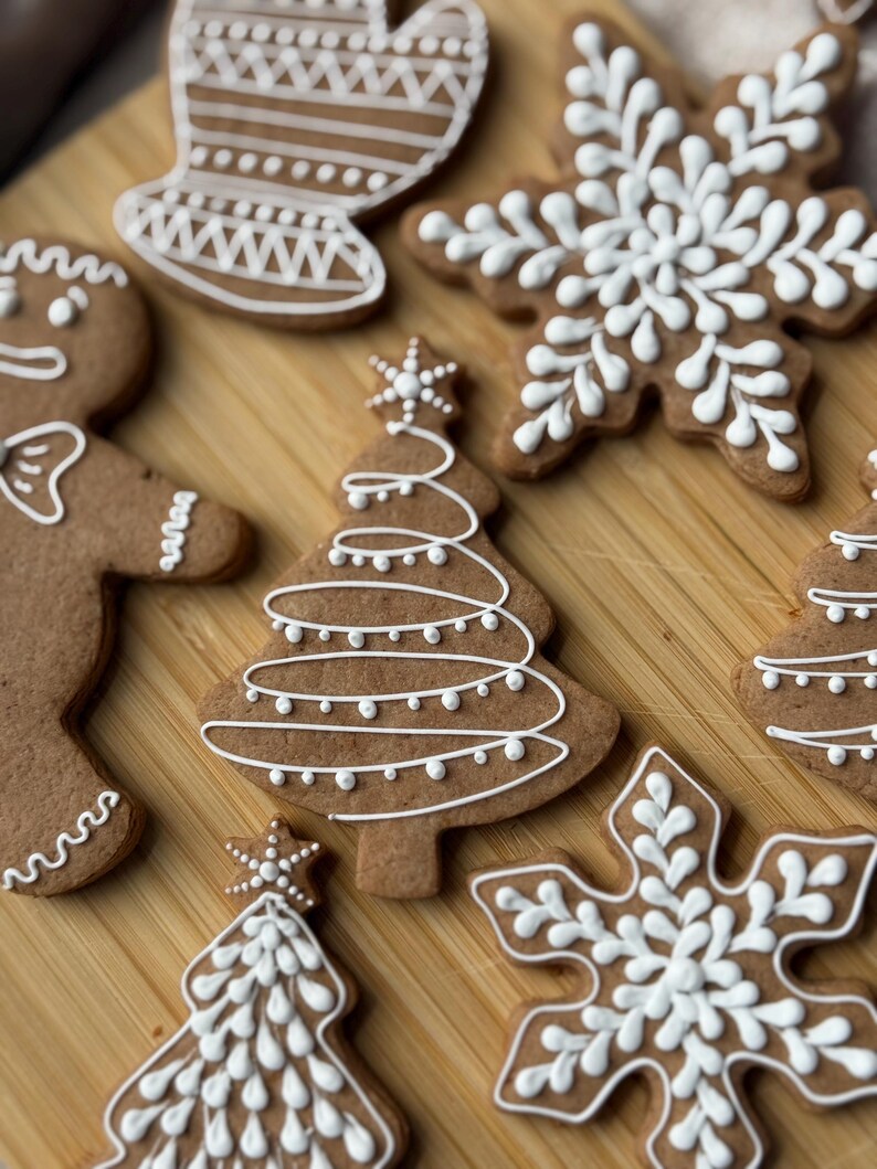 Decorated Gingerbread Cookies – Custom Christmas Cookie Set One Dozen ...