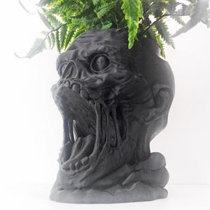 Horror Planter - Zombie Bust Plant Pot, Scary & Dark Gothic Sculpture ...