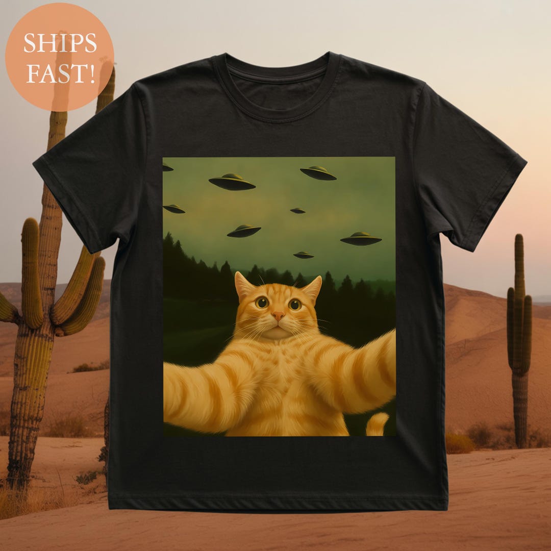 Funny Alien Cat T-shirt - Orange Tabby Cat Selfie UFO Shirt - Space ...