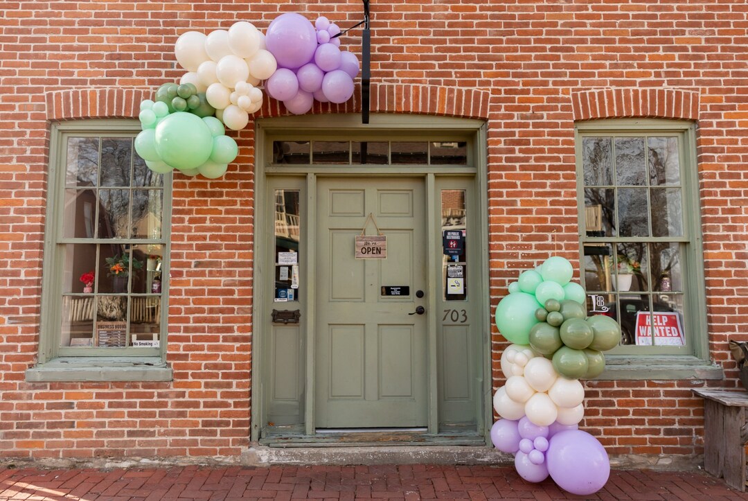 April Flowers THICK Balloon Garland Kit With Lilac Cream Pastel Green ...
