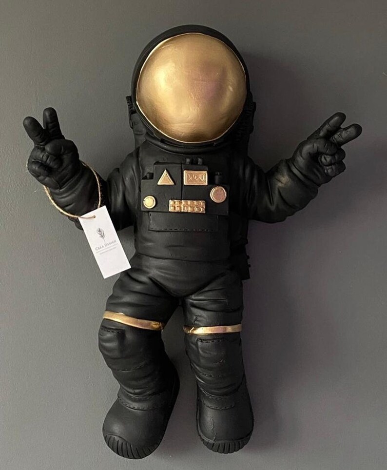 Spaceman Wall Statue, Gift, Contemporary Art, Modern Statues, Pop Art ...