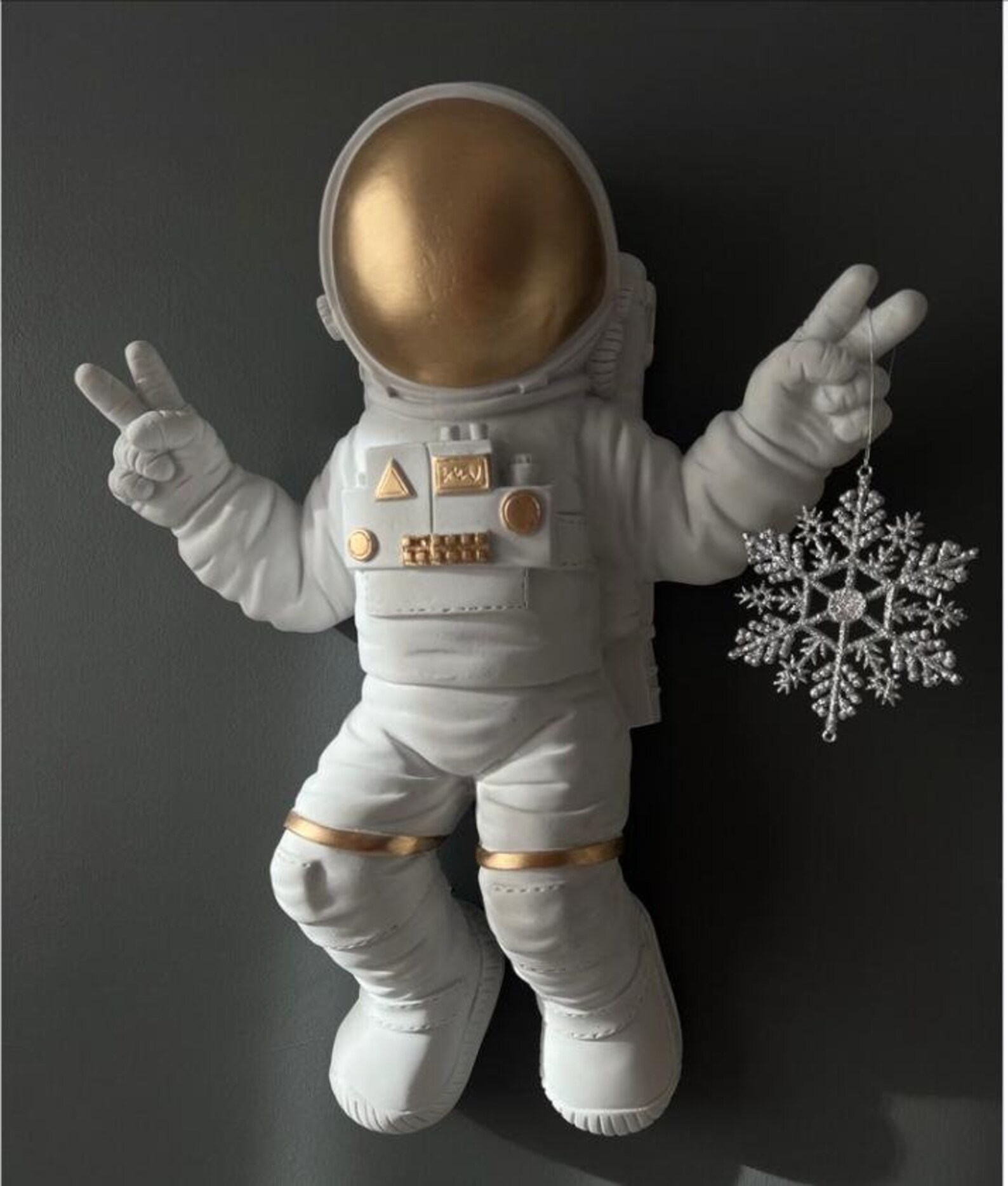 Spaceman Wall Statue, Gift, Contemporary Art, Modern Statues, Pop Art ...