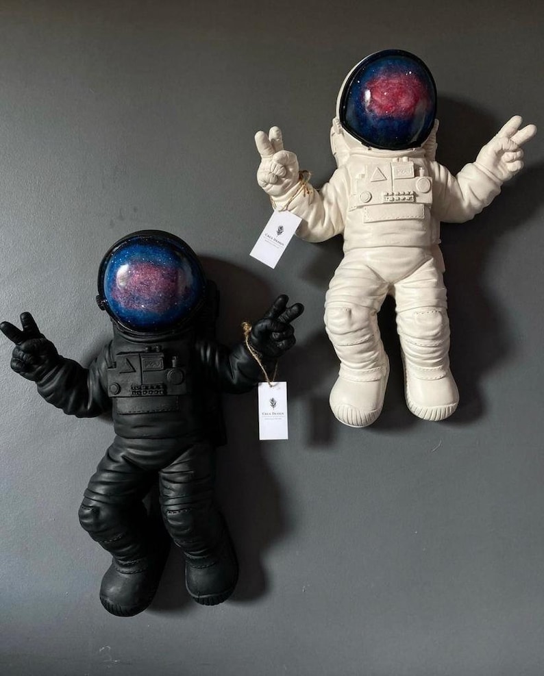 Spaceman Wall Statue, Gift, Contemporary Art, Modern Statues, Pop Art ...