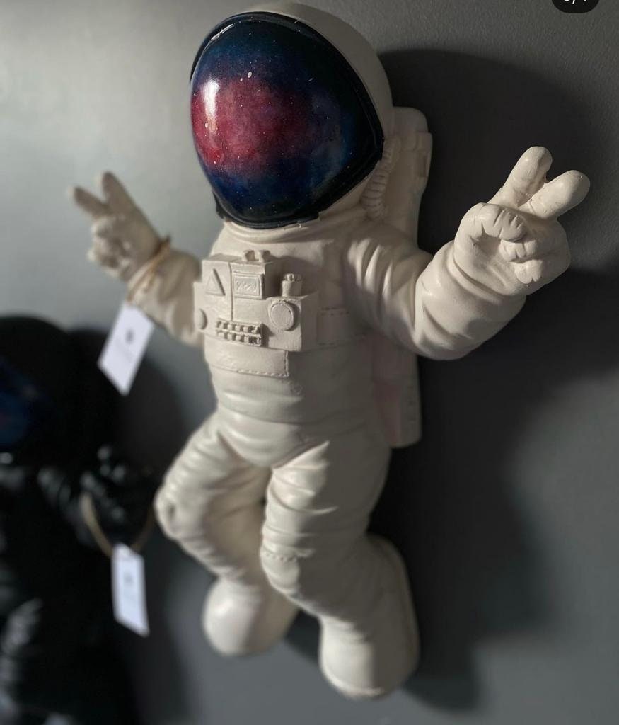 Spaceman Wall Statue, Gift, Contemporary Art, Modern Statues, Pop Art ...